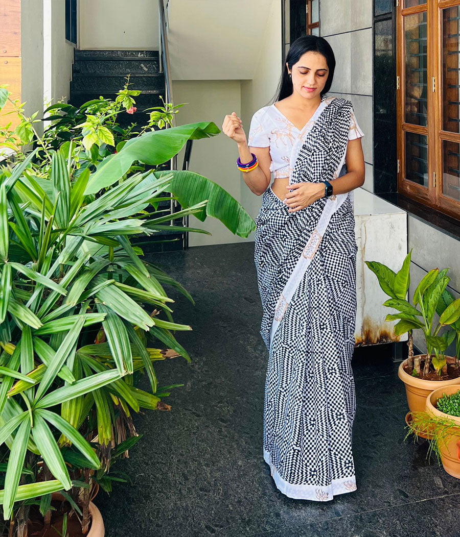 Black and White Checkered Saree – Hirnee